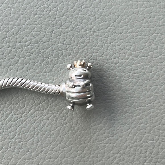 Pandora | Jewelry | Pandora Retired Queen Bee Charm | Poshmark